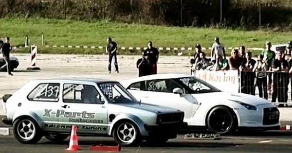 1100HP 16Vampir VW GOLF vs 1300HP Nissan GTR! - Muscle Cars Zone!