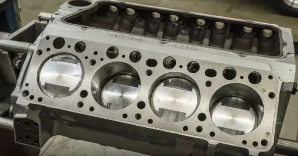 How to Rebuild a Chrysler HEMI Firepower Engine in 5 Minutes! - Muscle ...