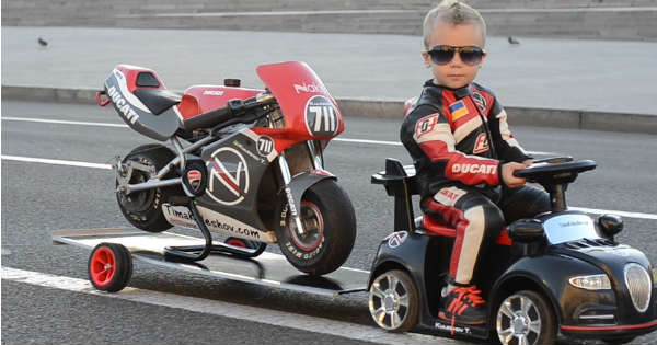 This 4-Year Old Baby Biker Has Insane Motorcycle Skills! - Muscle Cars ...