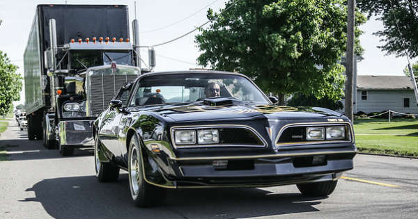 The Bandit Run Is Up & Away Celebrating Smokey's 40th Anniversary ...