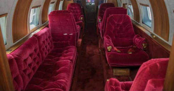 Elvis Presley Private Jet Is Now FOR SALE! "The King's" 1962 Lockheed ...