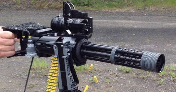 This Lego Minigun Looks Very Realistic! See How it Works! - Muscle Cars ...