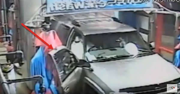 Top 10 Car Wash Fail Compilation! - Muscle Cars Zone!