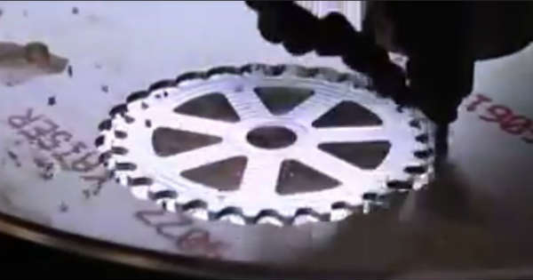 This Wondrous Metal Working Machine Creates Sprocket In Minutes ...