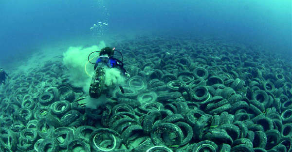 Osborne Reef at Fort Lauderdale, Florida Polluted With 700,000 Tires ...