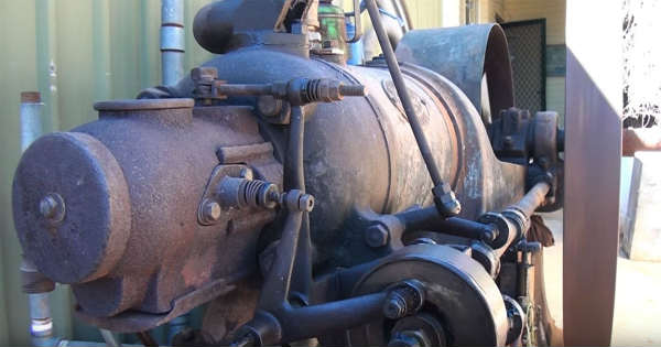 108 Years Old Kerosene Engine Start Up & Incredible Sound! - Muscle ...