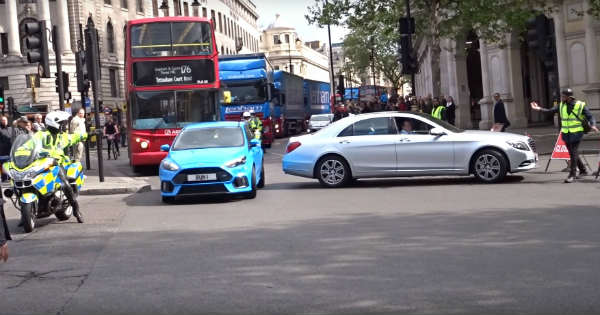 This Is What Happens When You Block Convoy In The UK! - Muscle Cars Zone!