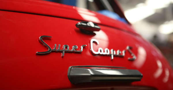 This Mighty Mini Cooper Is As Powerful As A Bugatti Veyron!