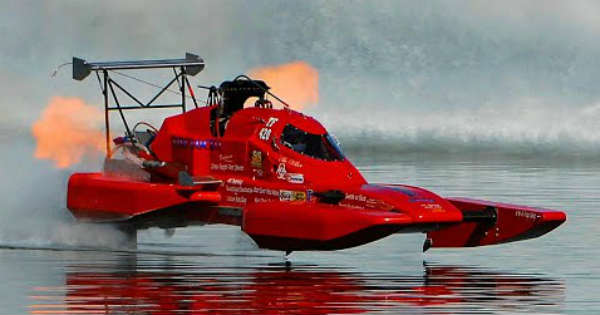 10,000 Horsepower Top Fuel Boats Are All You Need To See Today!