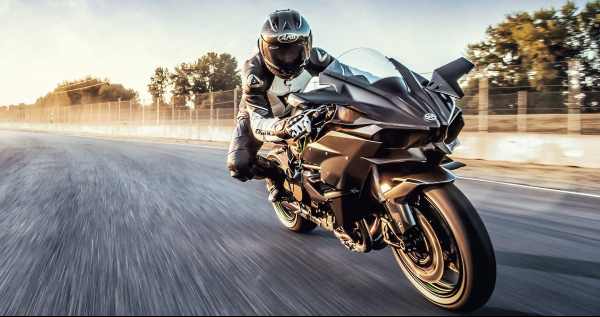 The Top 7 Fastest Stock Motorcycles - Muscle Cars Zone!